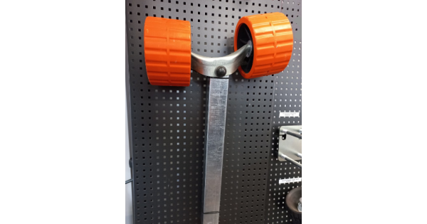 Adjustable side wheels